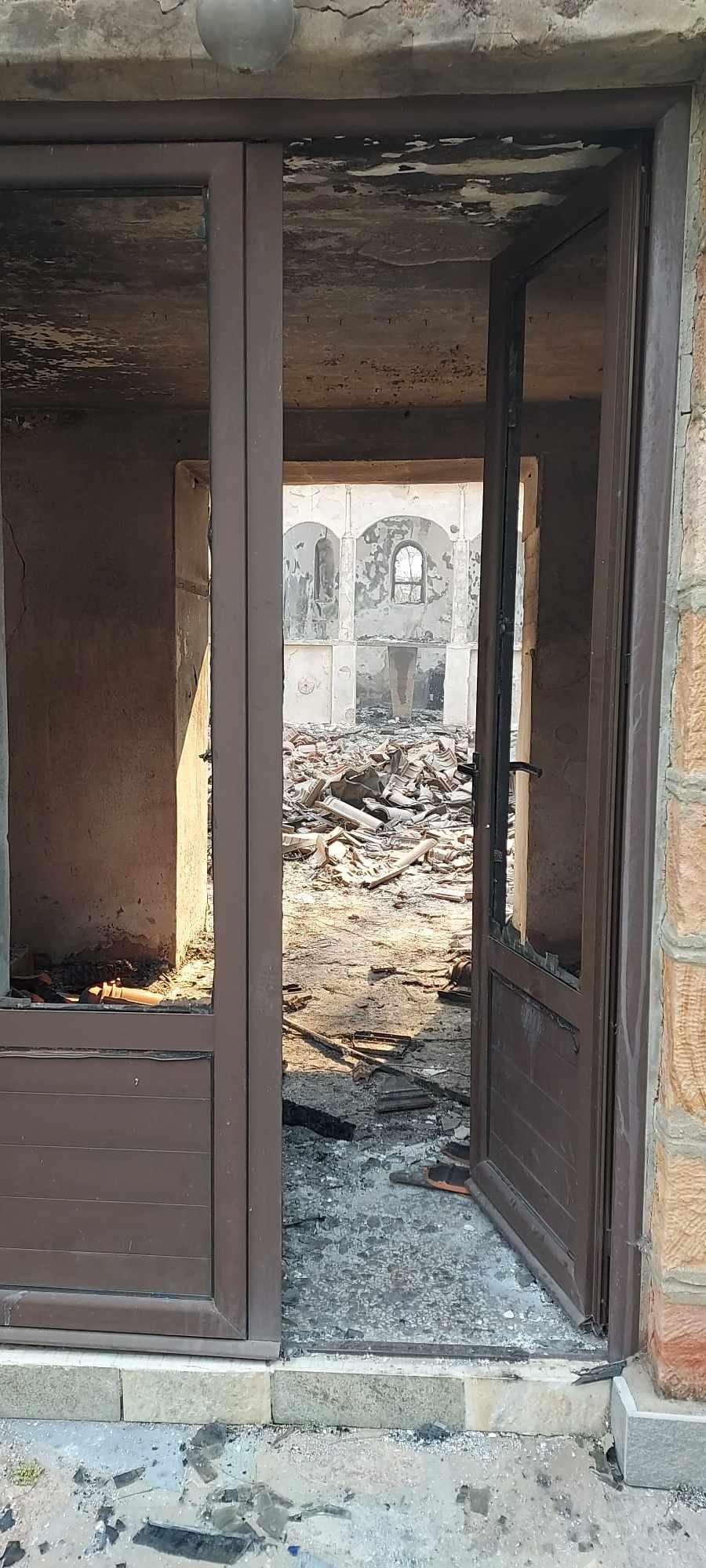 Κάηκε η ιστορική εκκλησία Μεταμόρφωσης του Σωτήρος | xronos.gr